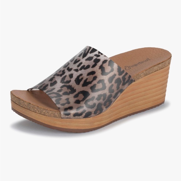 BareTraps | Shoes | Baretraps Yalissa Wedge Sandals | Poshmark